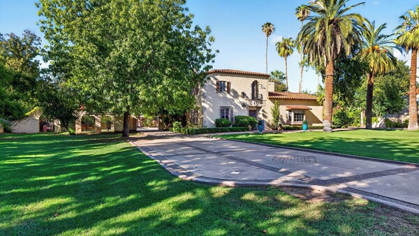 Palm Manor By Avantstay Historic Home + Private Pool Pergola Dining + Lawn Mins To Downtown - Phoenix, AZ