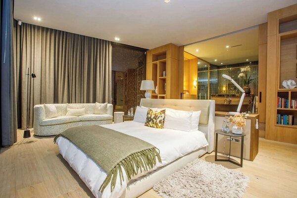 Clifton Obsidian By Golden Sands Excape - Camps Bay