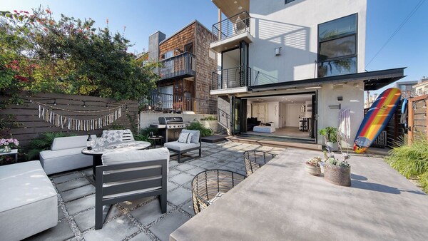 Saltaire By Avantstay Rooftop Deck + Firepit + Wet Bar Walk To Beach + Trail - Santa Monica, CA