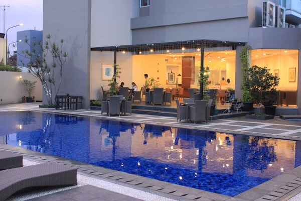 Horison Hotel Sukabumi - Sukabumi