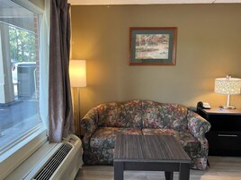 Quarto Standard, 2 camas de casal, não fumadores | Comodidade do quarto