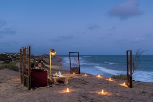 Serviço de café da manhã, culinária internacional, vistas para a praia