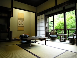 Quarto duplo tradicional (Japanese Style, Oto) | Roupas de cama premium, frigobar, cofres nos quartos, escrivaninha