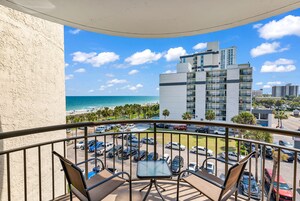 Apartamento Superior em Condomínio Fechado, 1 quarto, varanda, vista parcial para o oceano | Varanda