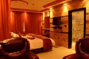 Quarto Individual Deluxe | Cofre no quarto, secretária, cortinas/cortinados opacos 