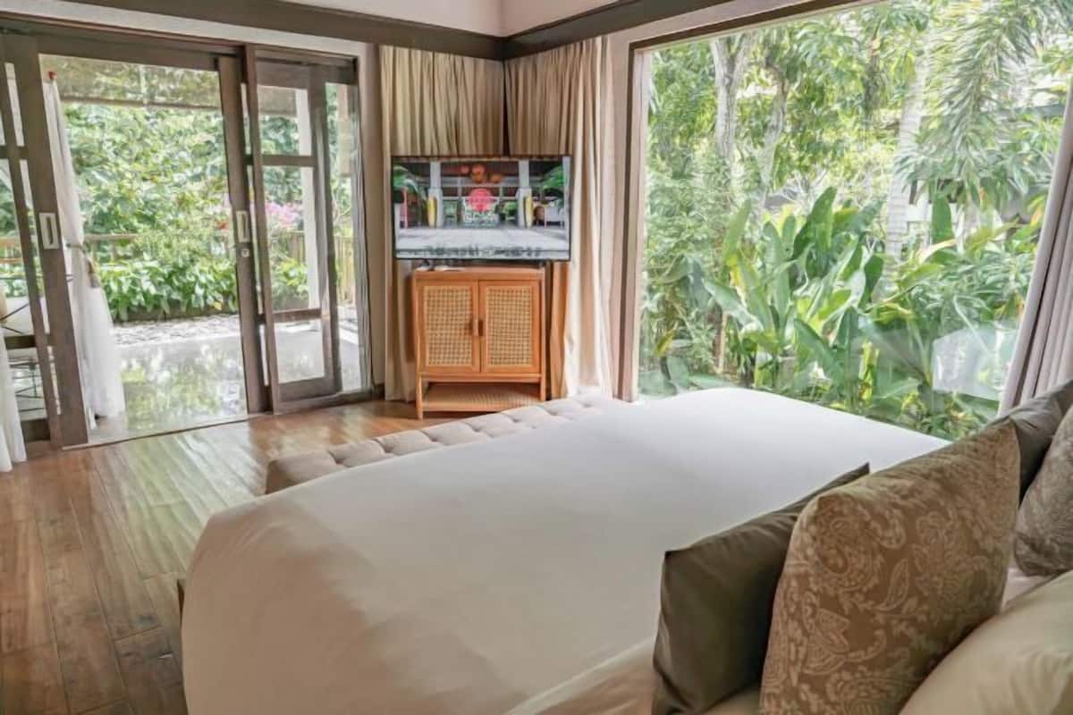 Roupa de alta qualidade, minibar, cofre no quarto