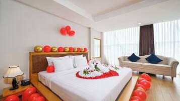 Suite-Estúdio, Vista para a cidade (King) | 1 quarto, minibar, cofre no quarto, secretária