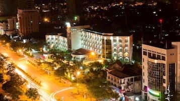 2 restaurantes, pequenos-almoços servidos, cozinha internacional