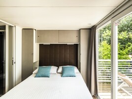 Superior Two-Bedroom Camping Home 4+2 | Wi-fi grátis, roupa de cama fornecida 