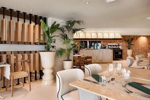 Café da manhã, almoço e jantar