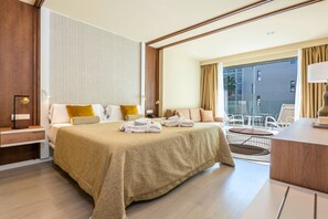 Minibar, secretária, cortinas/cortinados opacos, Wi-fi grátis 