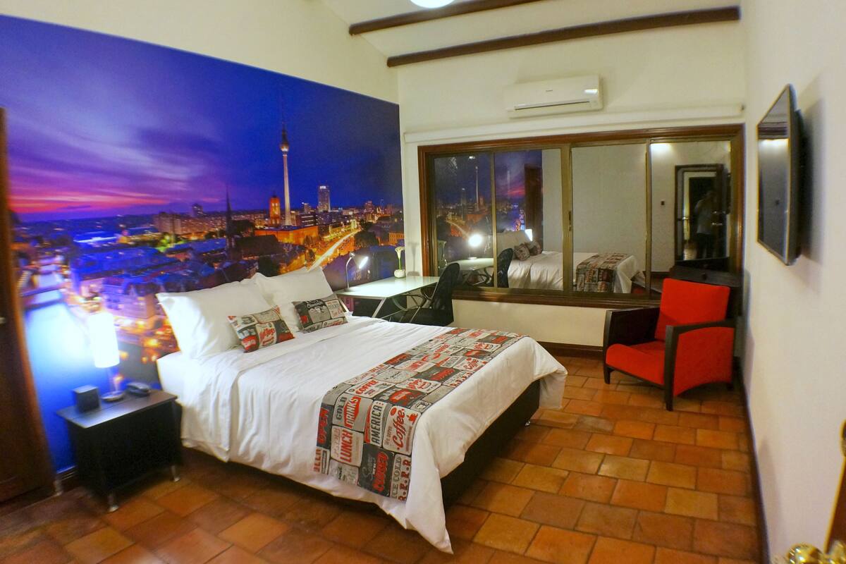 Quarto Duplo Royal, banheira de hidromassagem grande | Minibar, secretária, Wi-fi grátis