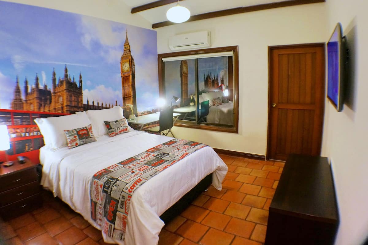 Quarto Individual Deluxe, 1 quarto | Minibar, secretária, Wi-fi grátis