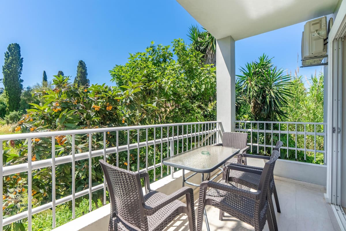 Apartamento | Roupa de alta qualidade, cofre no quarto, quartos insonorizados