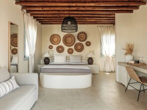 Quarto casal superior (Flaros) | Frigobar, cofres nos quartos, escrivaninha, quartos à prova de som
