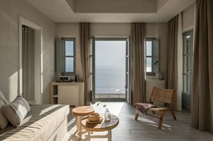 Suite, Oceanfront (Indus) | Sala de estar | Base para iPod 
