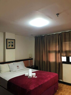 Quarto Executivo, 1 quarto | Secretária, roupa de cama fornecida 