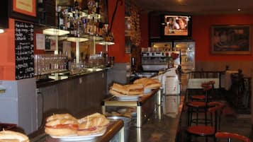 Café da manhã continental mediante uma taxa