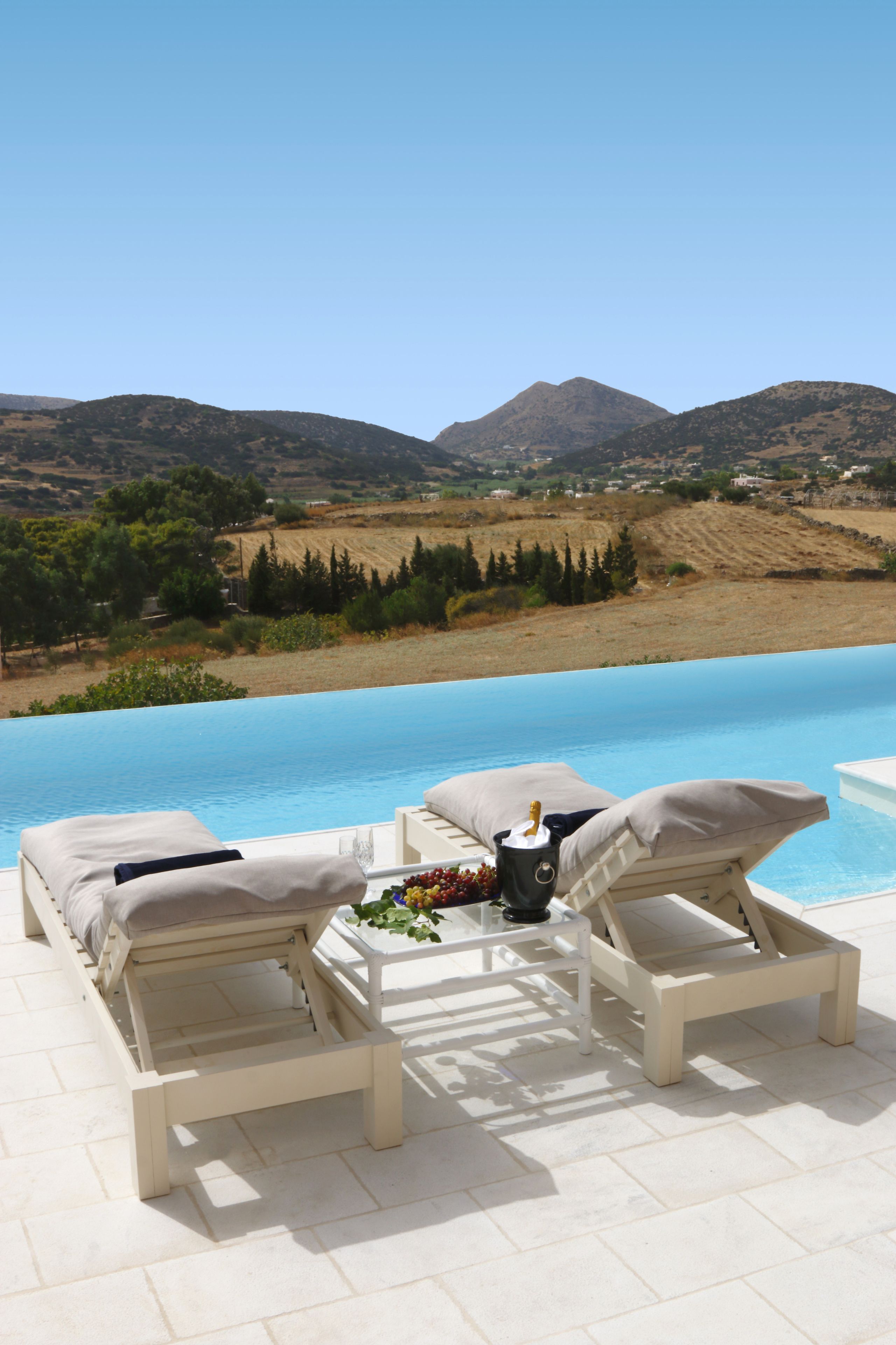 Vila superluxo, 3 quartos, para fumantes, vista para a piscina | Vista do quarto