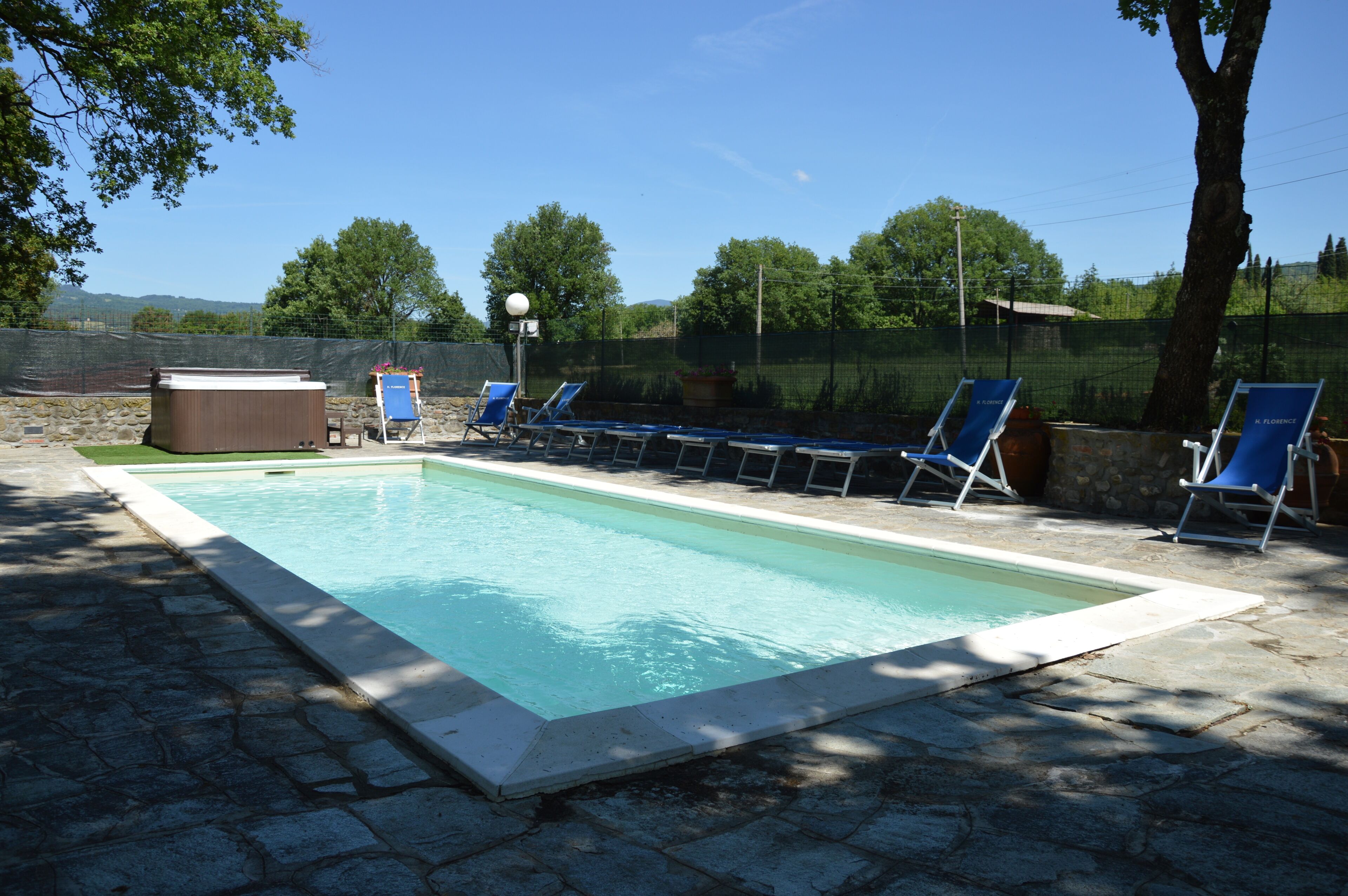 Piscina exterior sazonal 