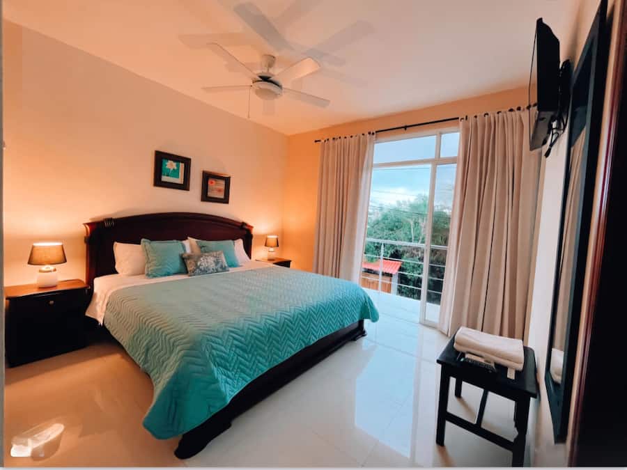 Suite Deluxe, varanda, Vista para a cidade | Secretária, ferro/tábua de engomar, Wi-fi grátis