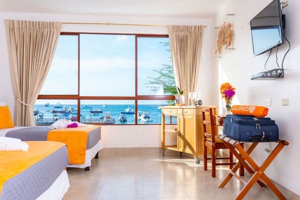 Quarto Duplo, junto ao mar | Cofre no quarto, secretária, ferro/tábua de engomar, Wi-fi grátis