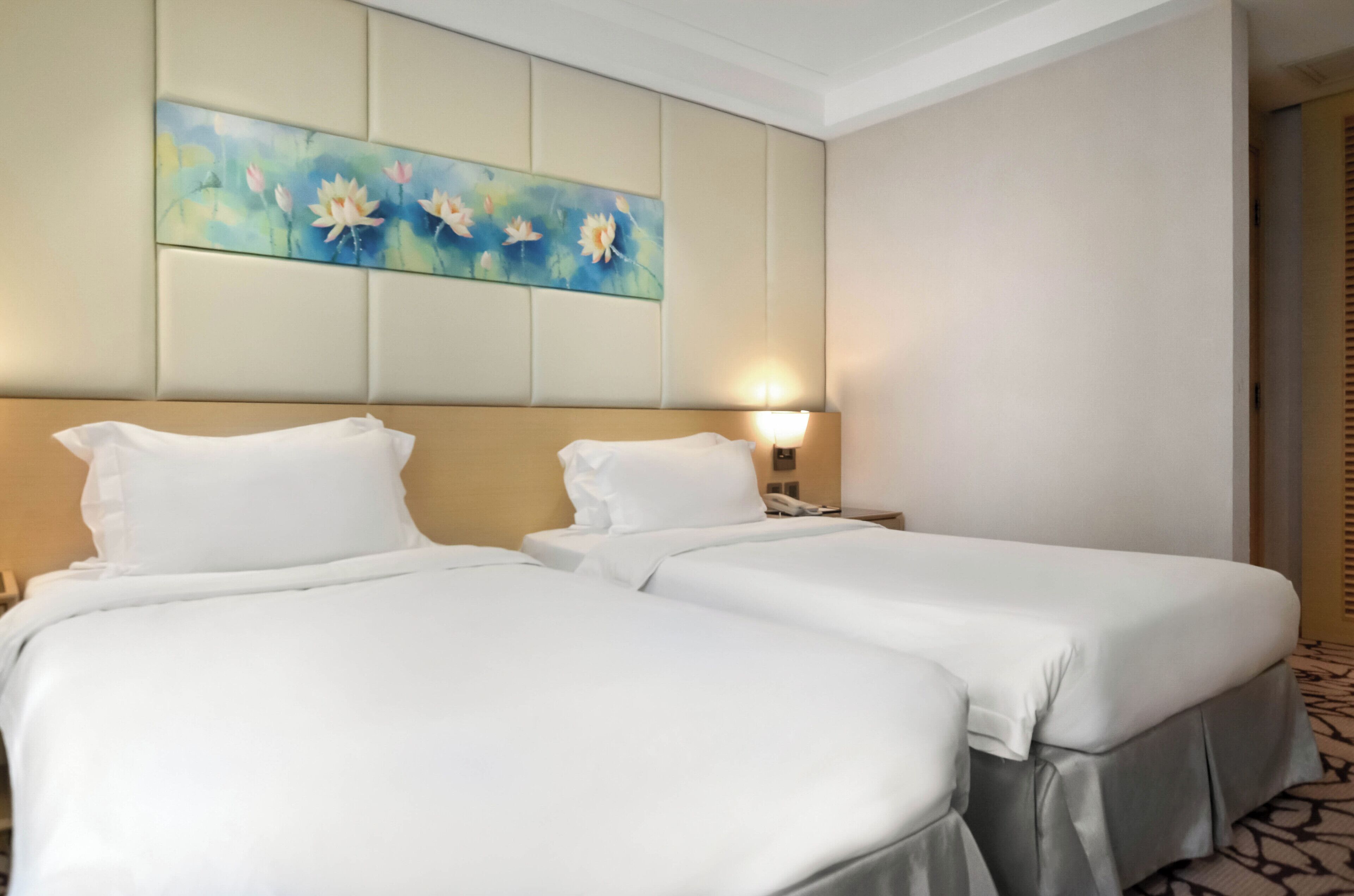 Suite Premier (2 Double OR 1 Twin and 1 Double Bed) | Lençóis de algodão egípcio, roupa de alta qualidade, minibar 