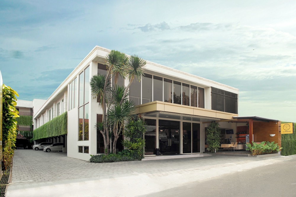 Lunara Home Living By Daphna Management - Yogyakarta