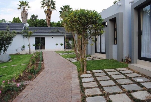 6 On Morris Guest Lodge - Midrand
