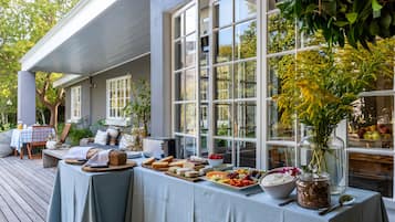 Café da manhã continental todos os dias (ZAR 150 por pessoa)