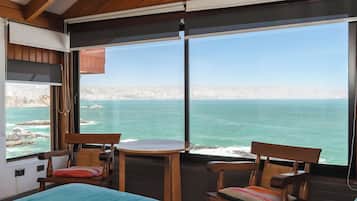 Suite Júnior, vista para o oceano | 1 quarto, roupa de alta qualidade, edredões de penas