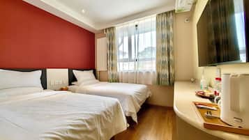 Quarto duplo superior | Cortinas blackout, Wi-Fi de cortesia, roupa de cama