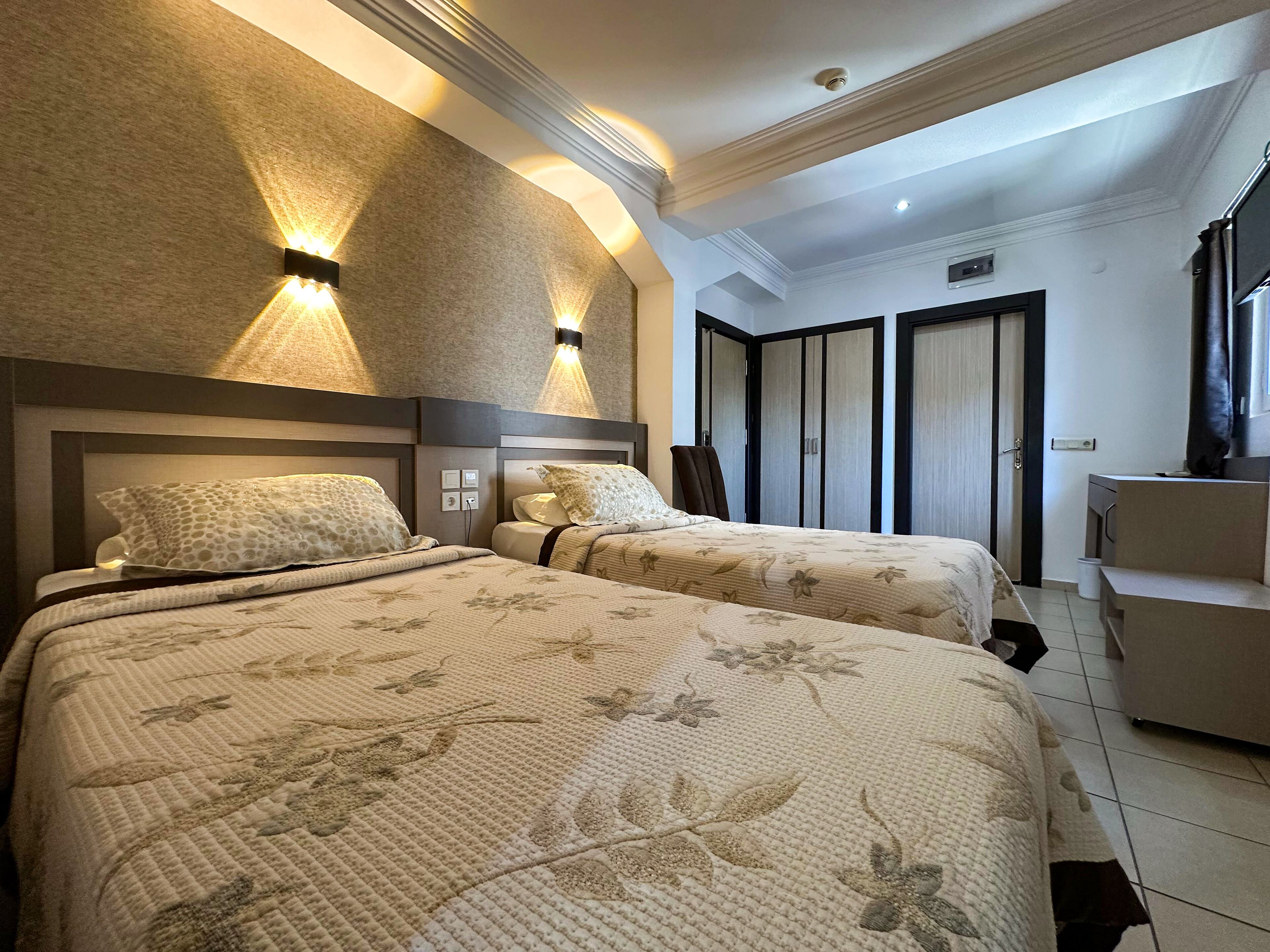 Minibar, Wi-fi grátis, acesso para cadeira de rodas 