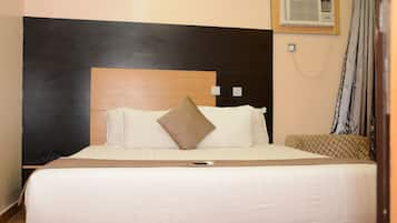 Quarto Deluxe | 20 quartos, cofre no quarto, secretária, cortinas/cortinados opacos