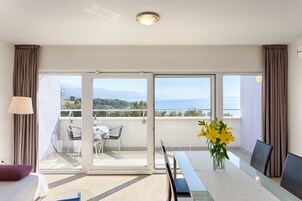 Apartamento, sacada, vista para o mar | Vista do quarto