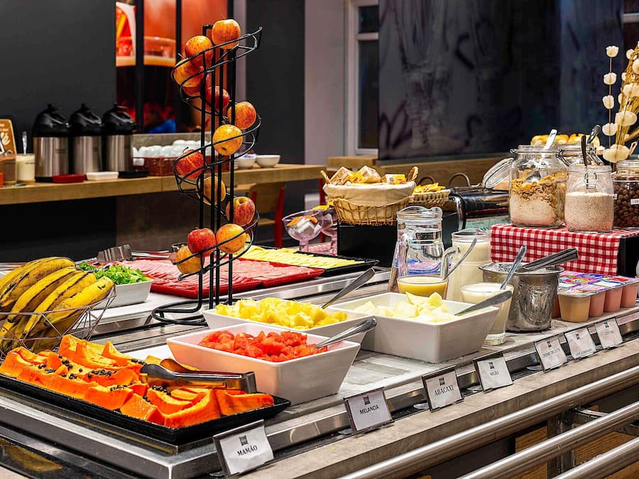 Pequeno-almoço tipo buffet diário (60 BRL por pessoa)