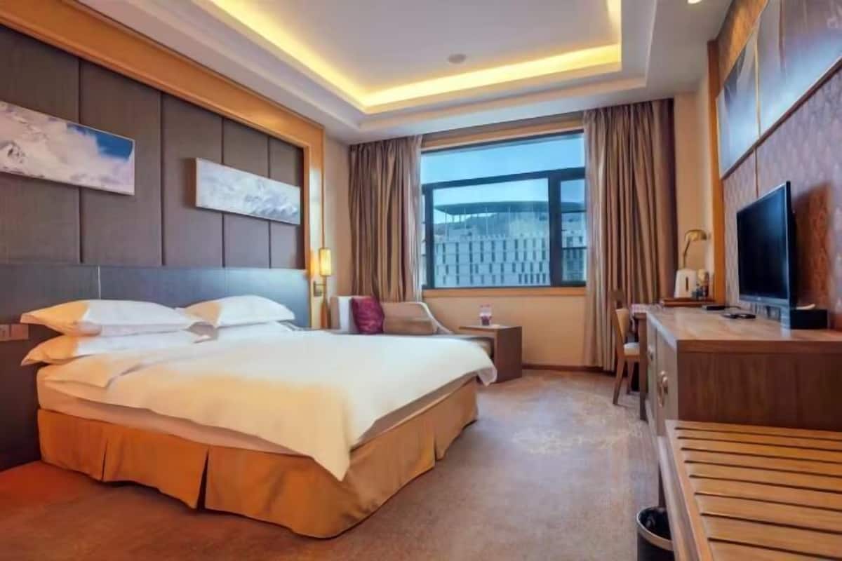 Minibar, cofre no quarto, despertadores