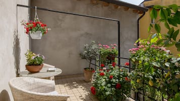 Quarto casal ou duplo luxo, sacada | Jardim