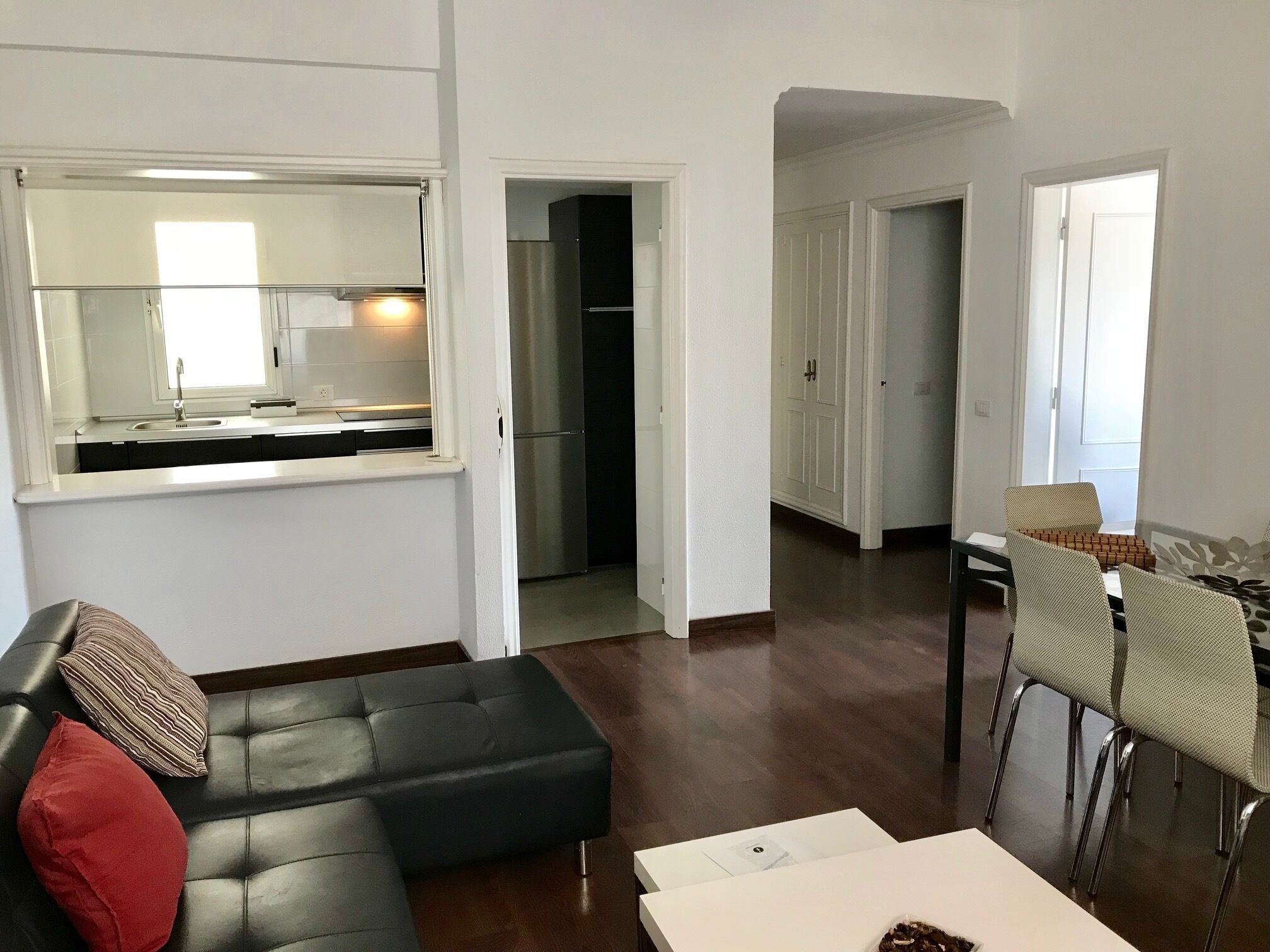 Cobertura superior, 2 quartos | Área de estar | TV de tela plana