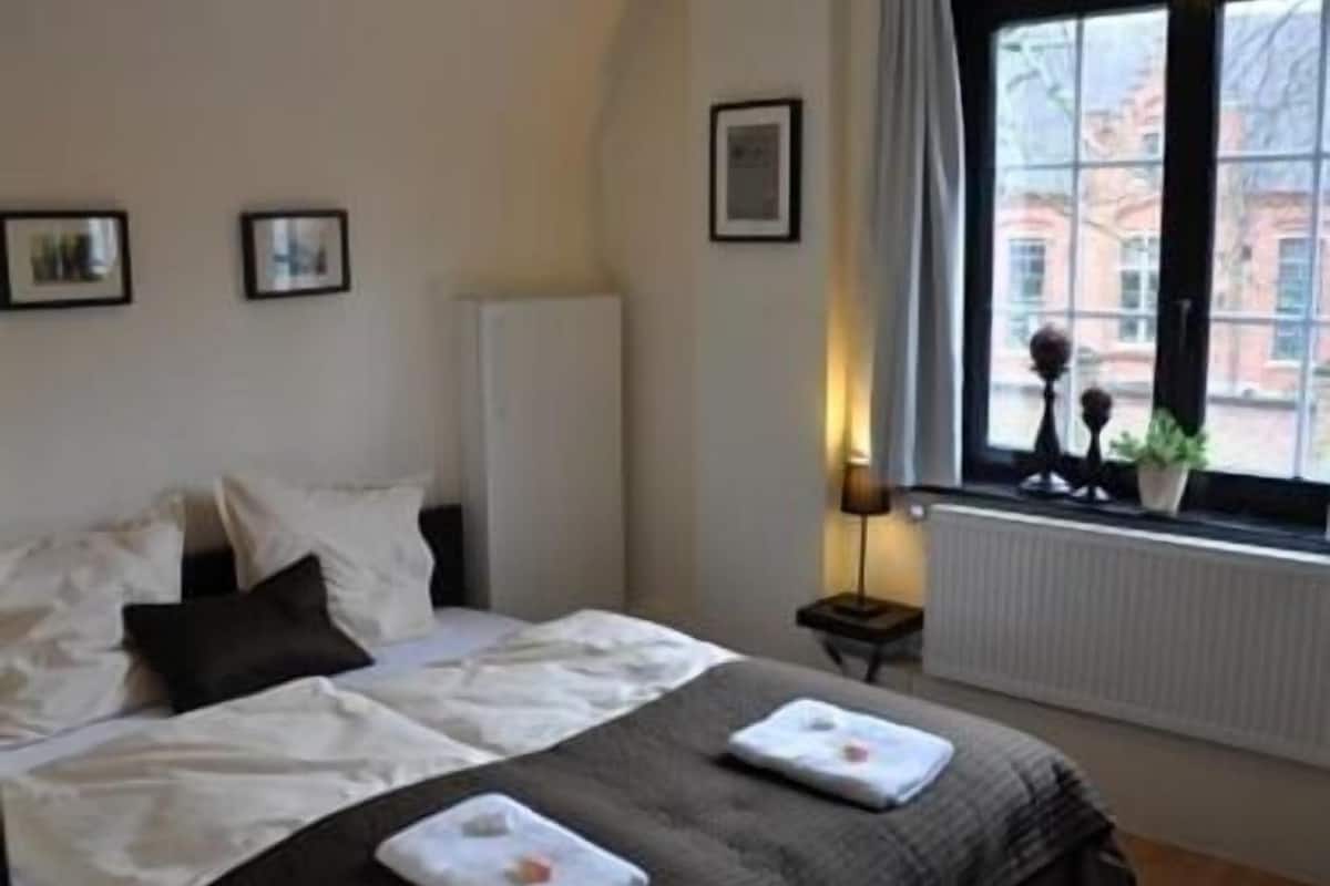 Quarto Individual Comfort, casa de banho partilhada | Berços/camas para crianças grátis, Wi-fi grátis