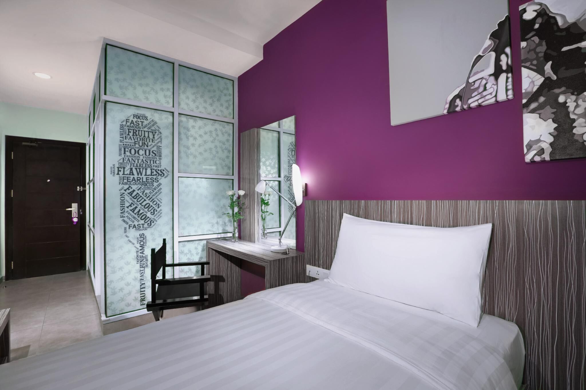 Roupas de cama premium, cofres nos quartos, Wi-Fi de cortesia