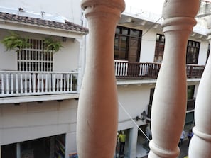 Quarto Quádruplo Standard, casa de banho anexa, Vista para a cidade | Vista do quarto