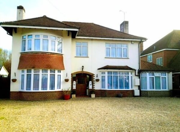 La B And B Guest Accommodation - Chichester