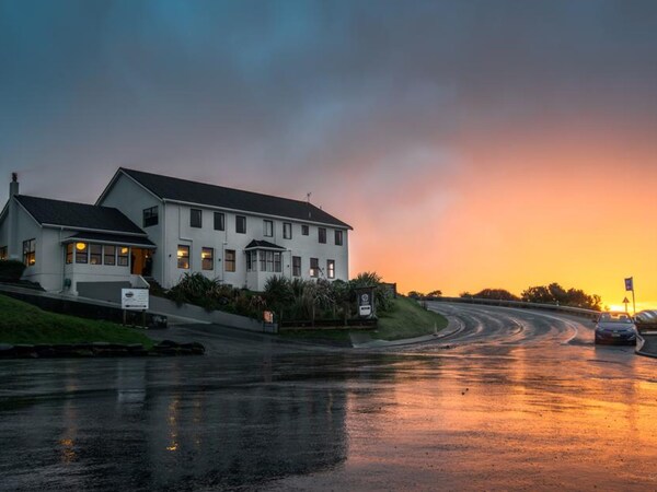 Lands End Boutique Hotel - Bluff