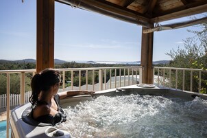 Área de tratamento externa, banho turco/hammam, tratamentos corporais