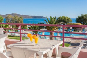 Café da manhã mediante uma taxa