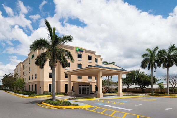 Holiday Inn Express & Suites Boynton Beach West By Ihg - Delray Beach, FL