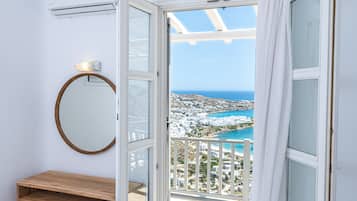 4 quartos, cofre no quarto, com decoração personalizada