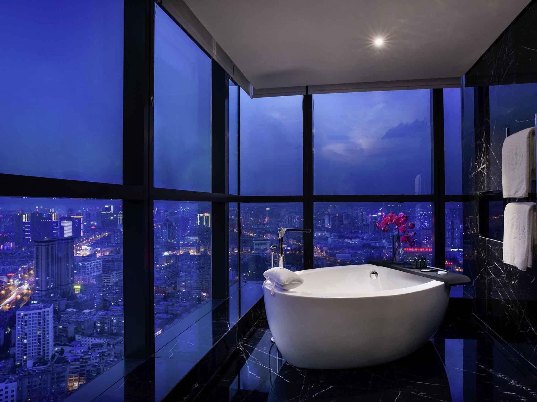 Suite Club, 1 cama king-size, acesso ao Club Lounge (Prestige) | Roupa de alta qualidade, minibar, cofre no quarto 