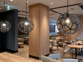 Café da manhã com buffet grátis todos os dias